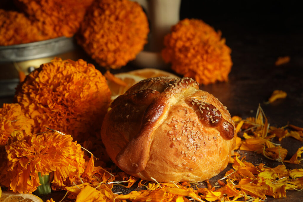 Pan de muerto relleno, de chocolate y más… - Pastelería Lecaroz