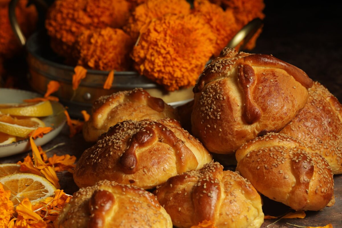 Pan de muerto: tradición y sabor que honra la vida - Pastelería Lecaroz