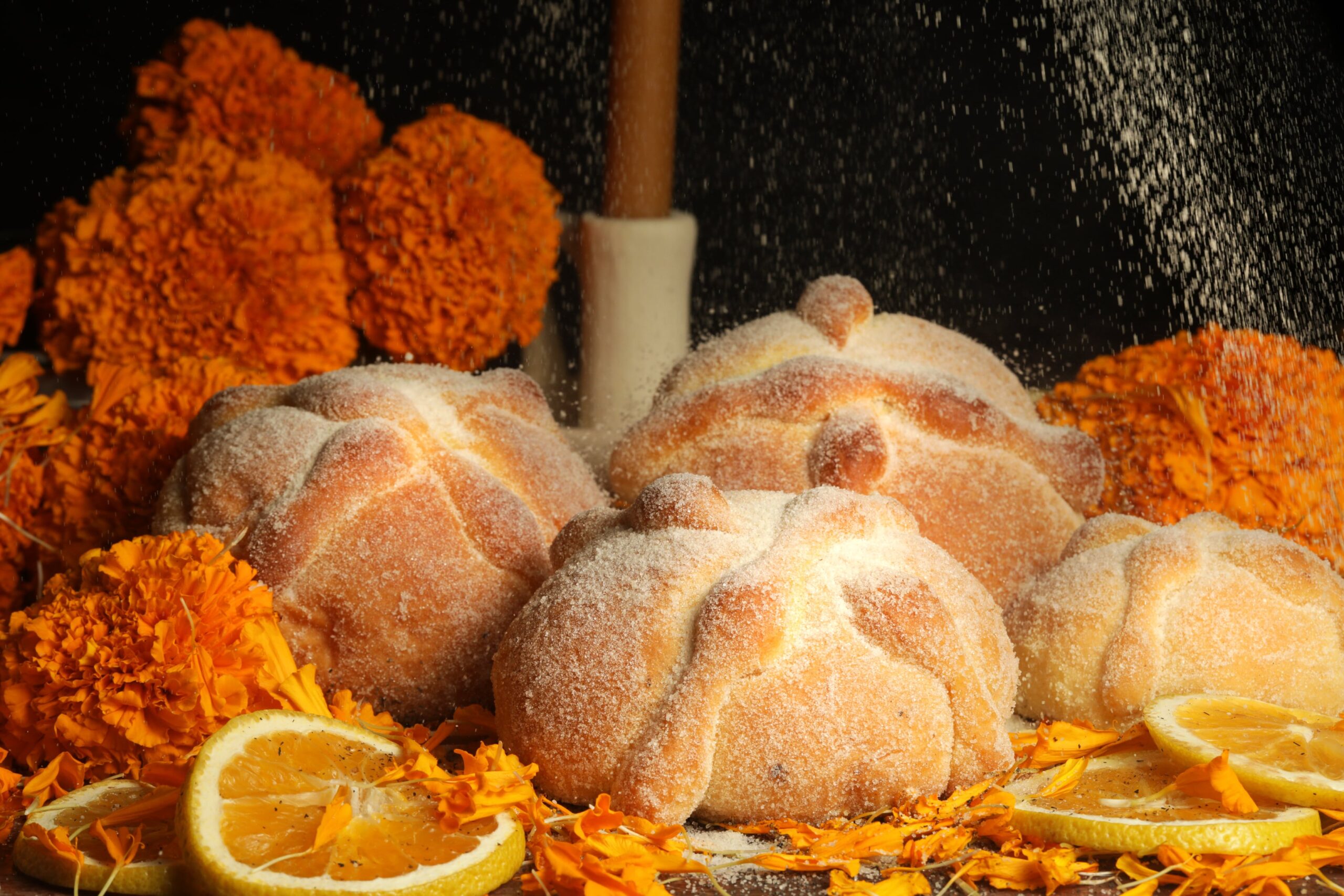 Variedad de panes de muerto - Pastelería Lecaroz
